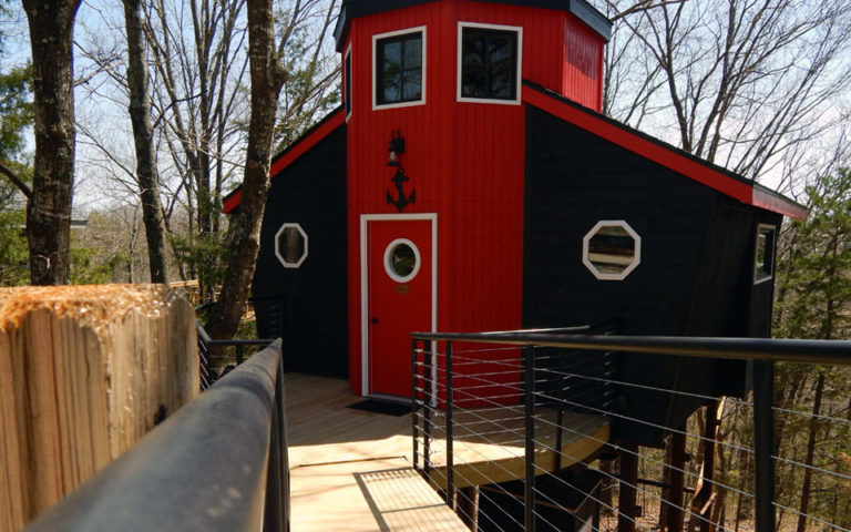 Captain’s Quarters – Branson Treehouse Adventures